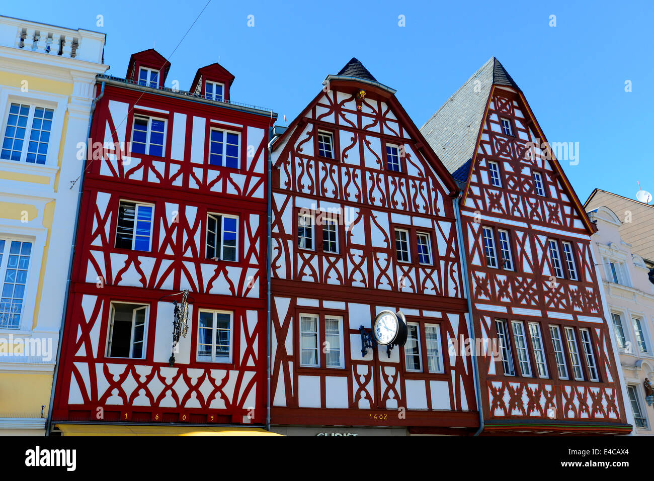 Gingerbread trim hi-res stock photography and images - Alamy