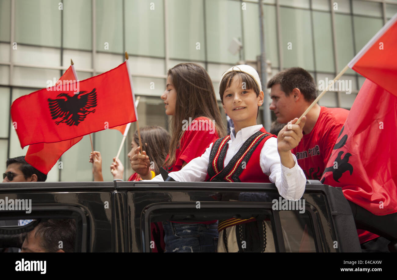 Proud Albanian Americans march in the International Immigrants Parade ...