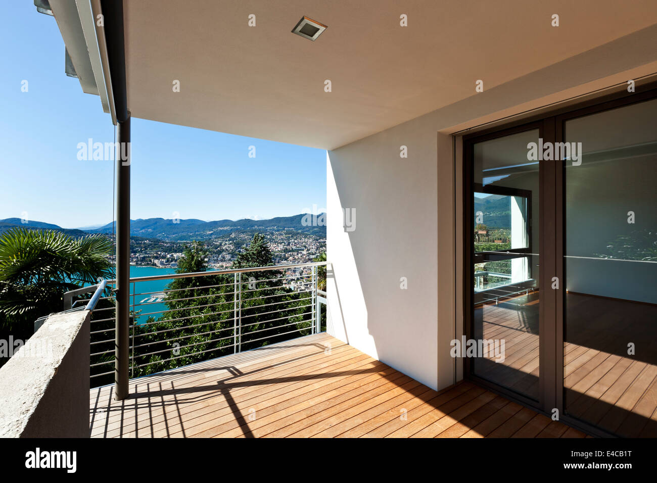 Modern balcony detail hi-res stock photography and images - Alamy