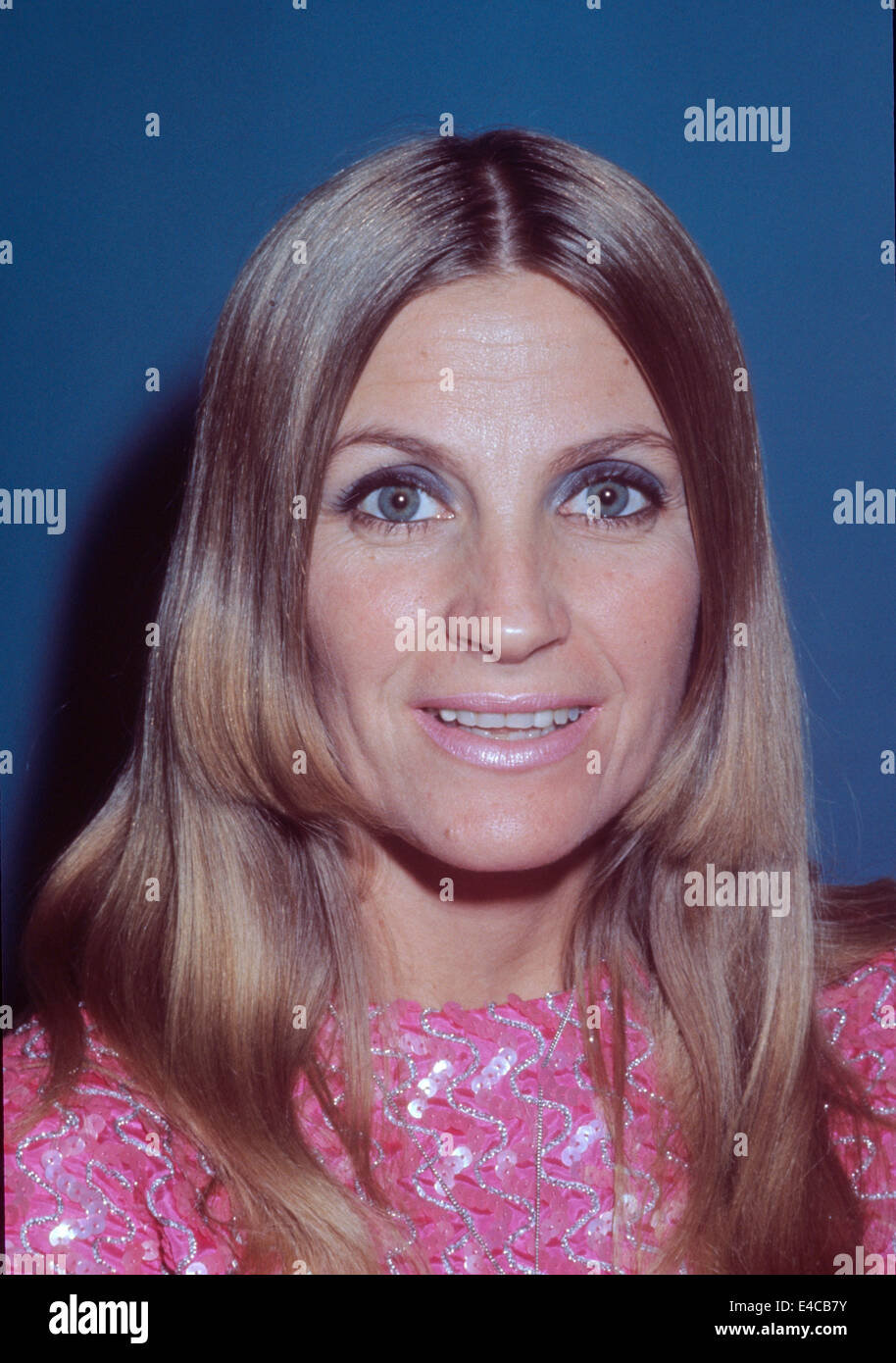 SKEETER DAVIS (1931-2004) US Copuntry singer about 1965 Stock Photo - Alamy