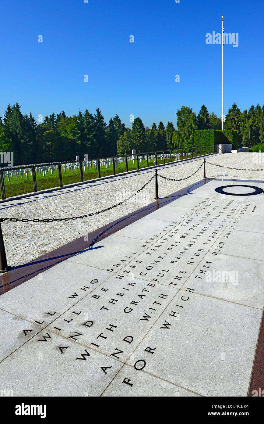 White crosses at wwii cemetery hi-res stock photography and images - Alamy