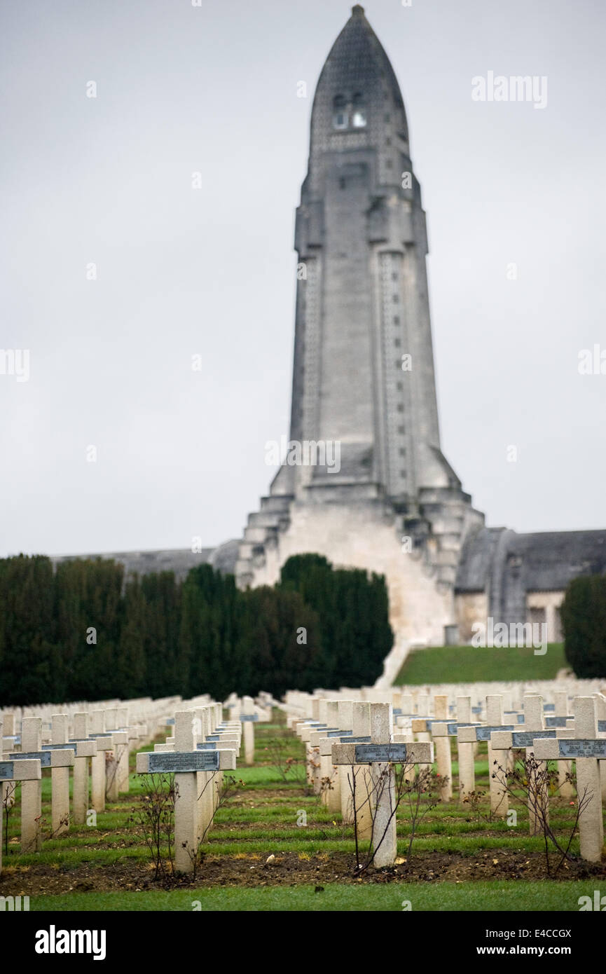 First world war battle of verdun cross hi-res stock photography and ...