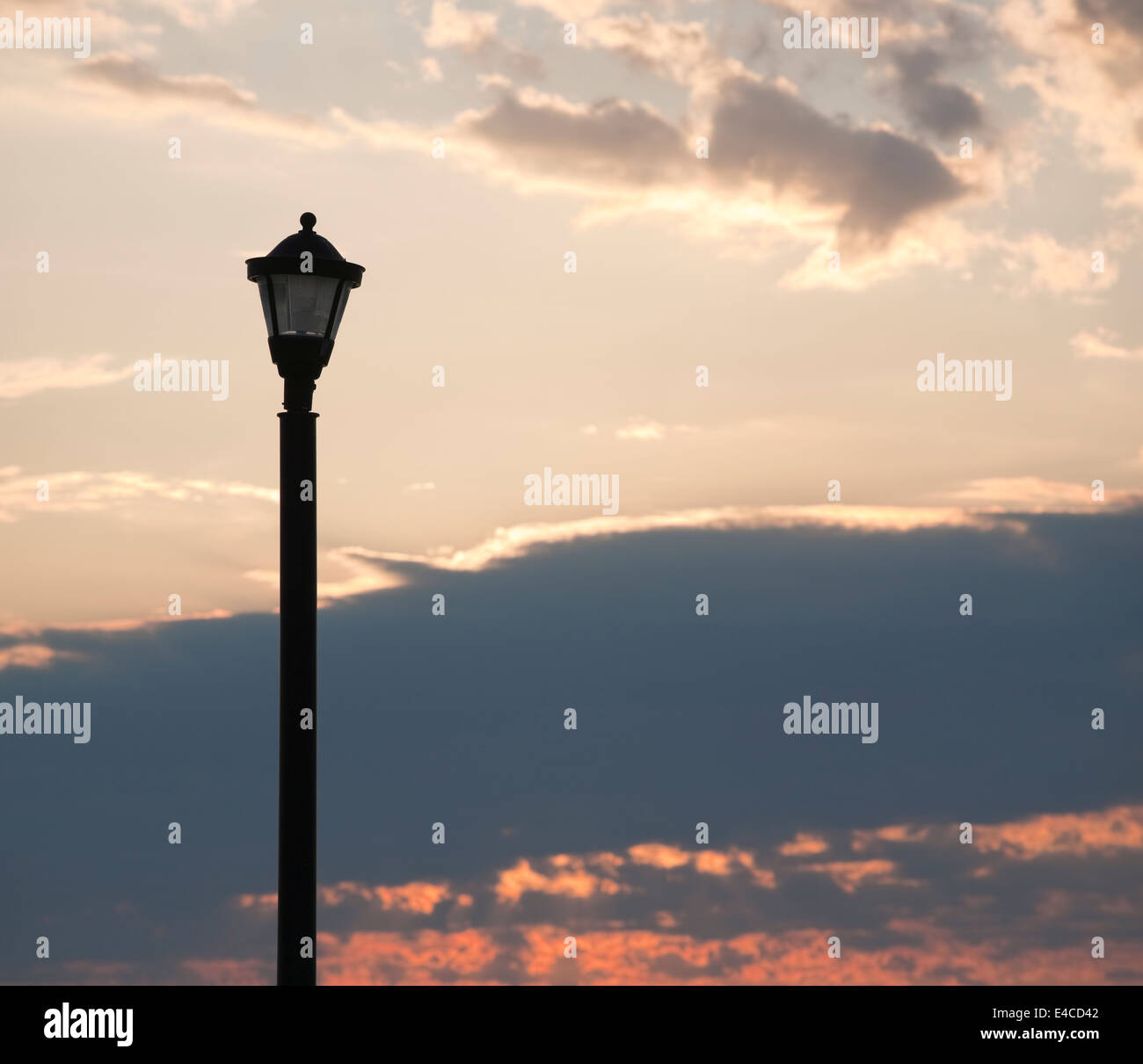 Street light evening hi-res stock photography and images - Alamy