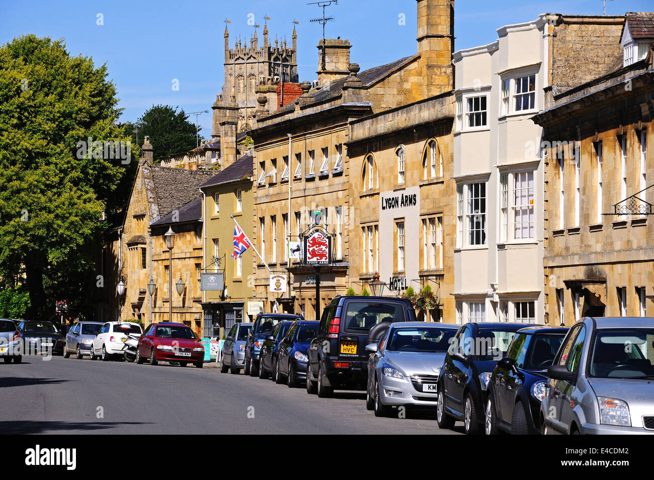 Chipping campden town centre cotswolds hi-res stock photography and ...