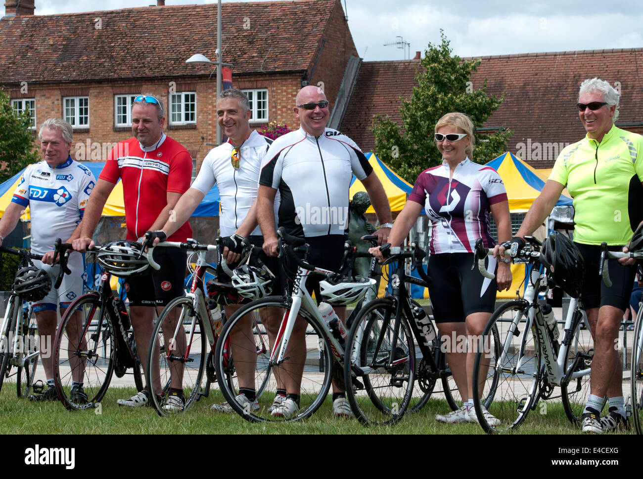 Cyclists uk hi-res stock photography and images - Alamy
