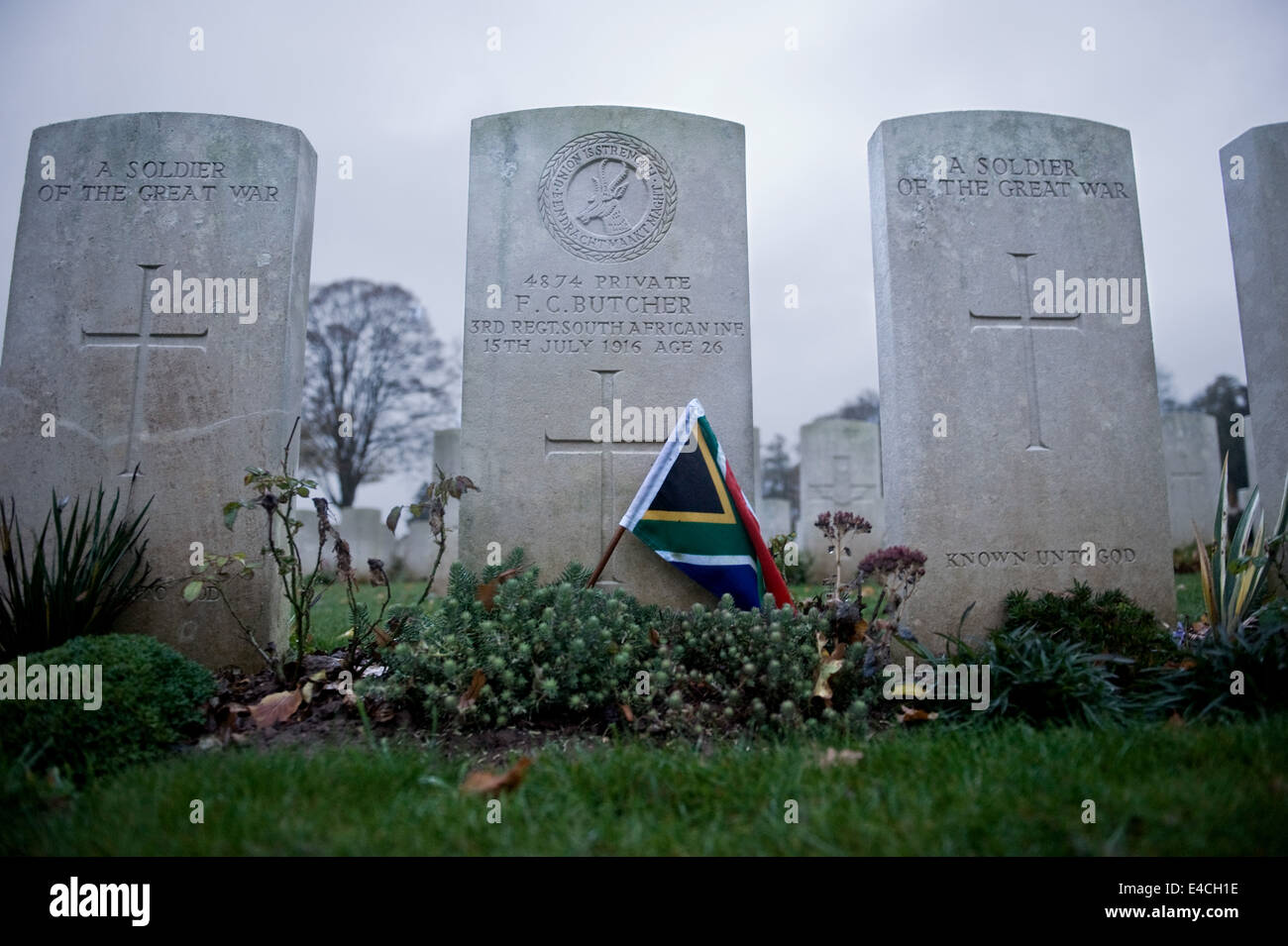 African cemetery hi-res stock photography and images - Alamy