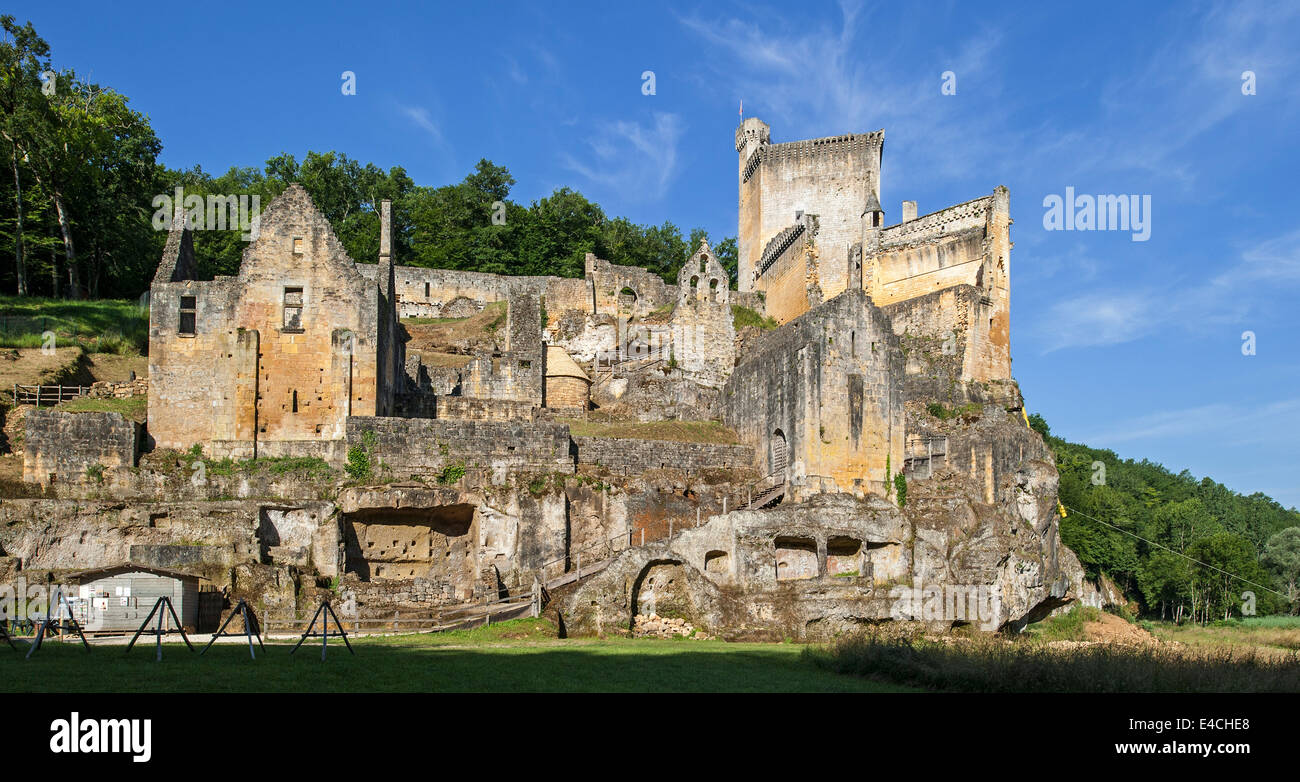 Château de Commarque, medieval castle at Les Eyzies-de-Tayac-Sireuil ...