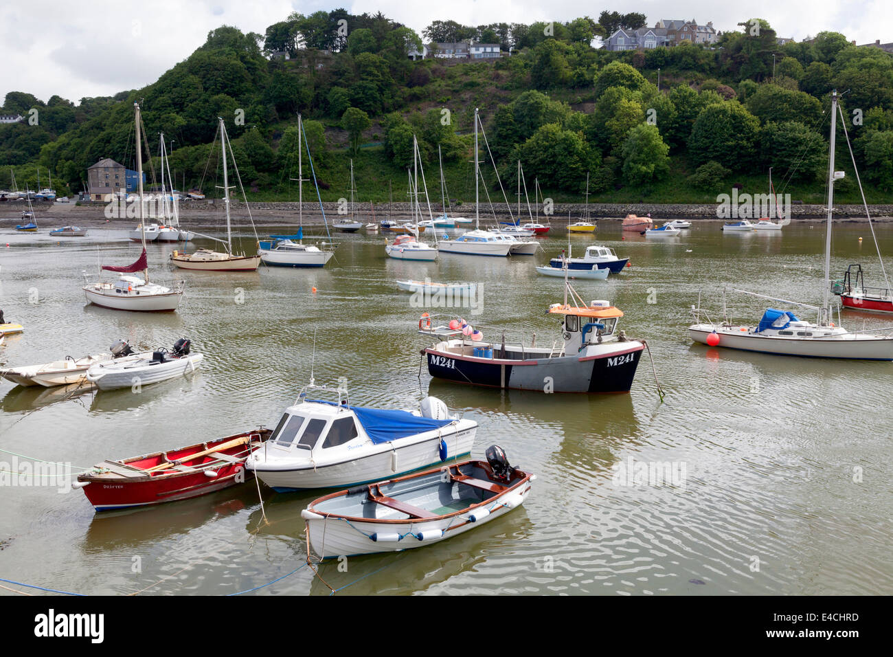 Fishguard pembrokeshire hi-res stock photography and images - Alamy