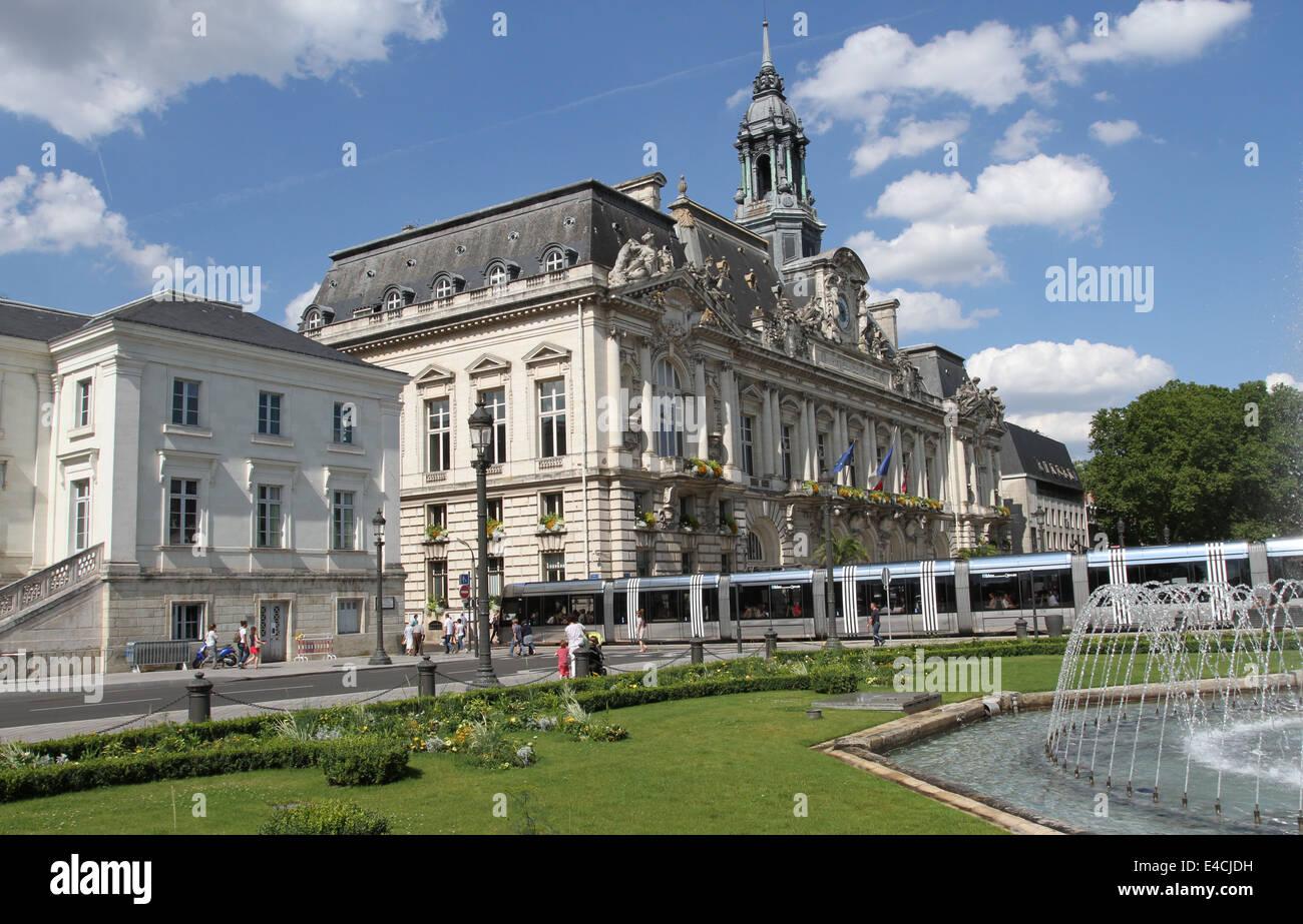Tram passing tours city hi-res stock photography and images - Alamy