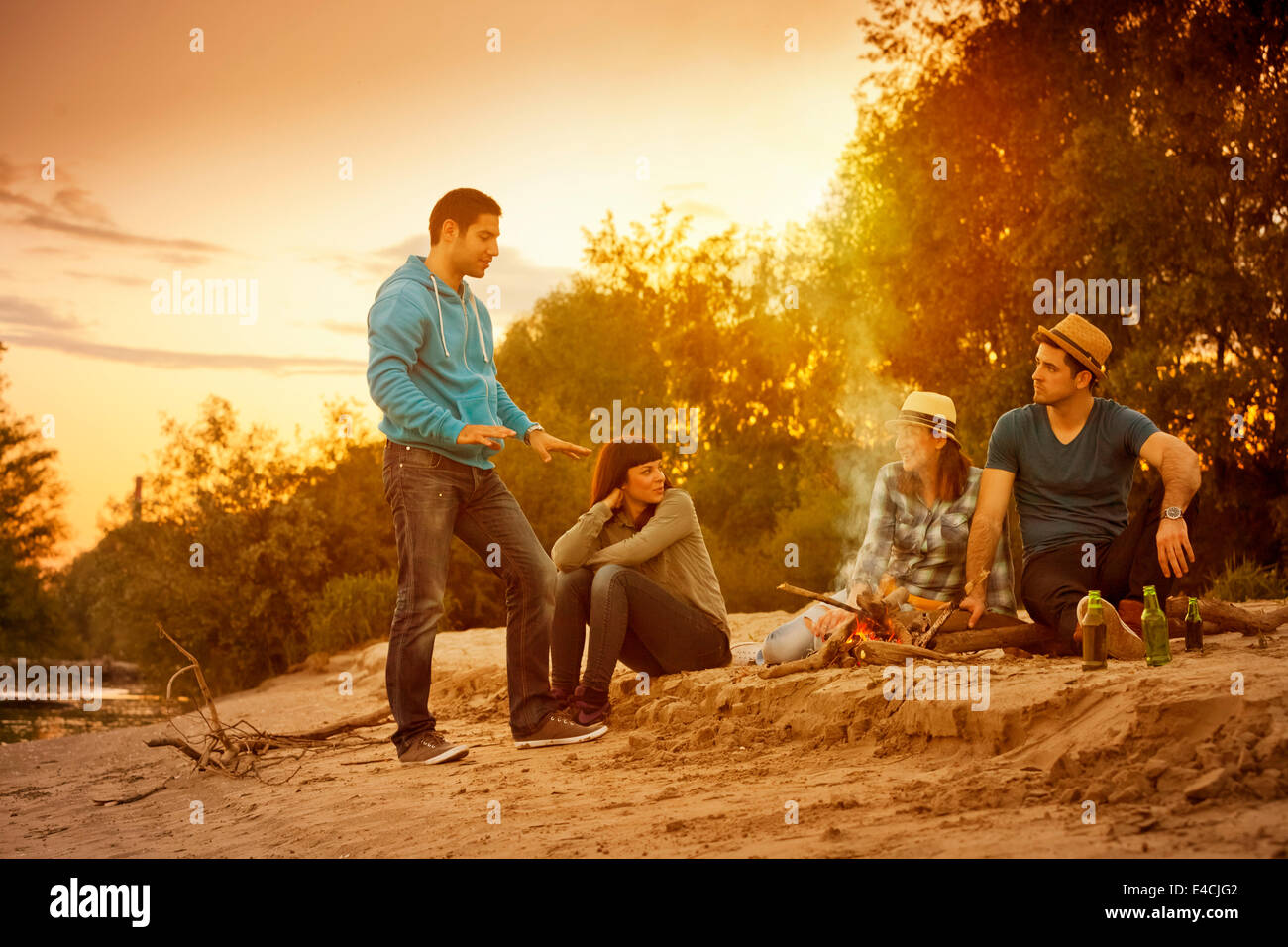 Campfire hi-res stock photography and images - Alamy