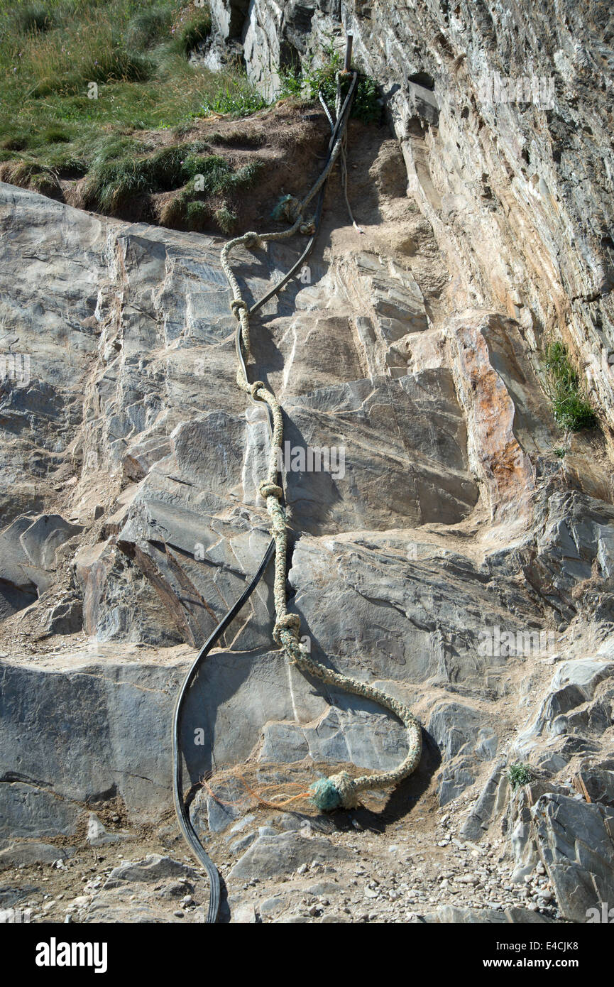 Cornwall. Roseland Peninsular. Coastal path - rope to climb up and down ...