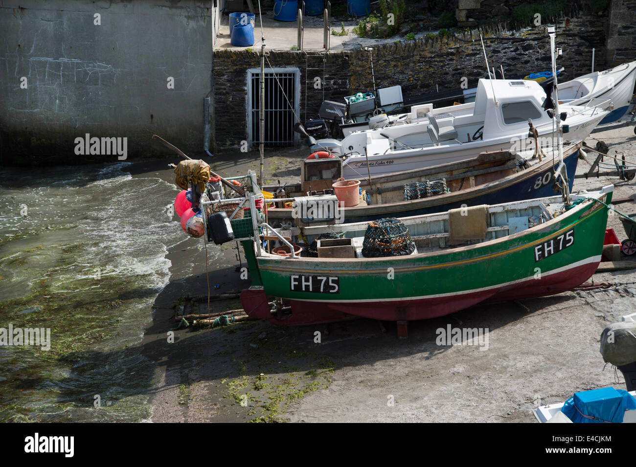 Lobster pot hi-res stock photography and images - Alamy