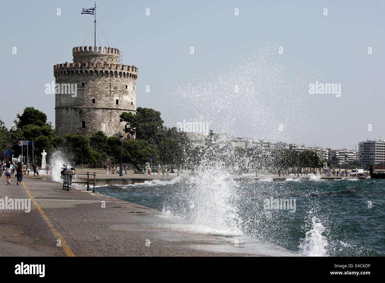 The landmark of Thessaloniki, the White Tower. Northern Greece Stock ...