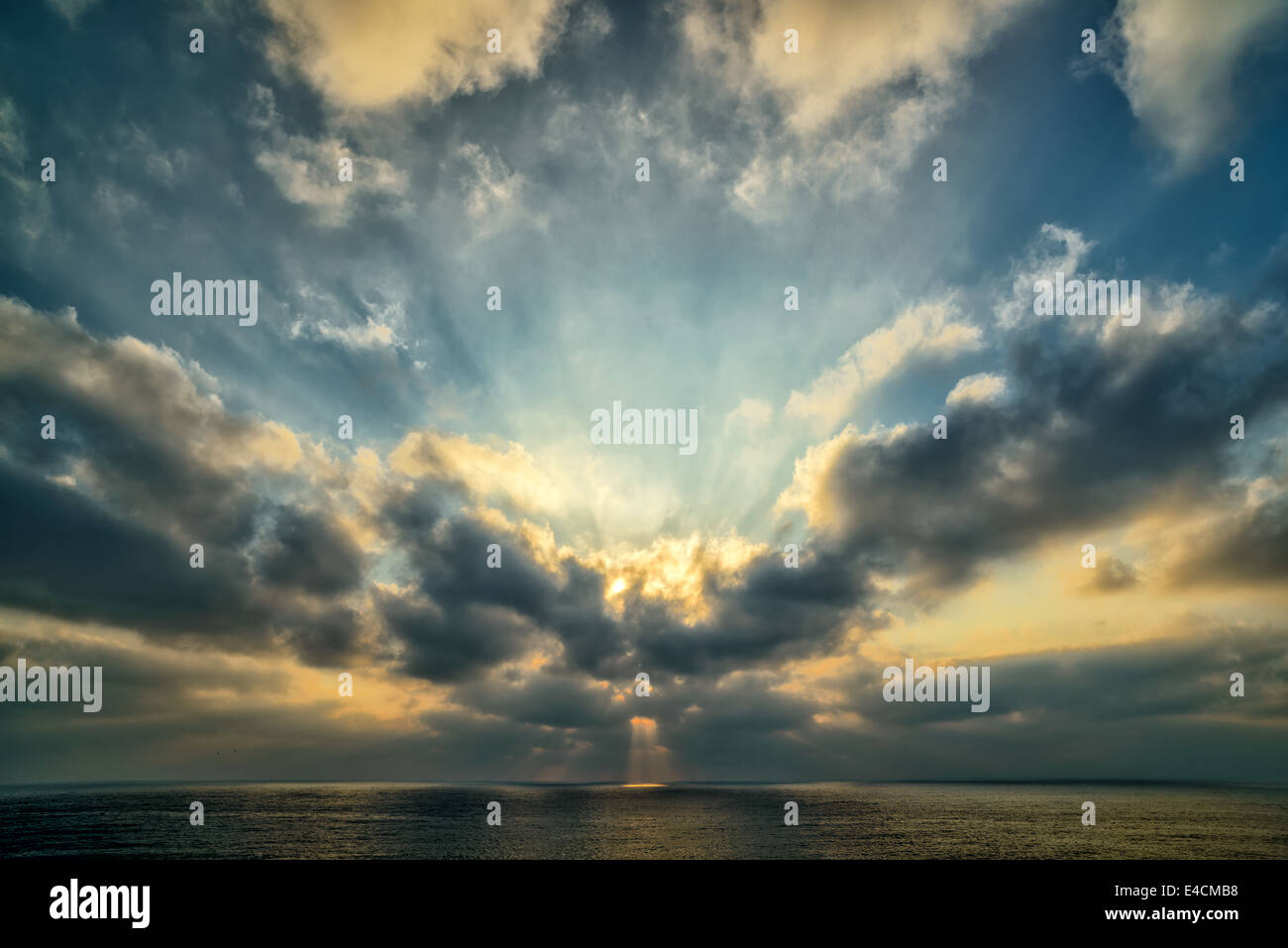 Dawn sky with sun beams hi-res stock photography and images - Alamy