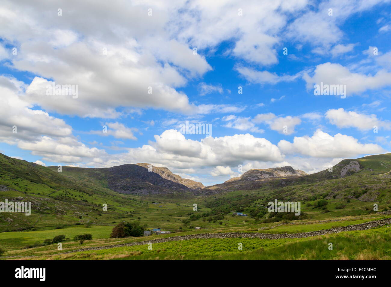 The Rhinogs as seen from Cwm Nantcol Stock Photo - Alamy