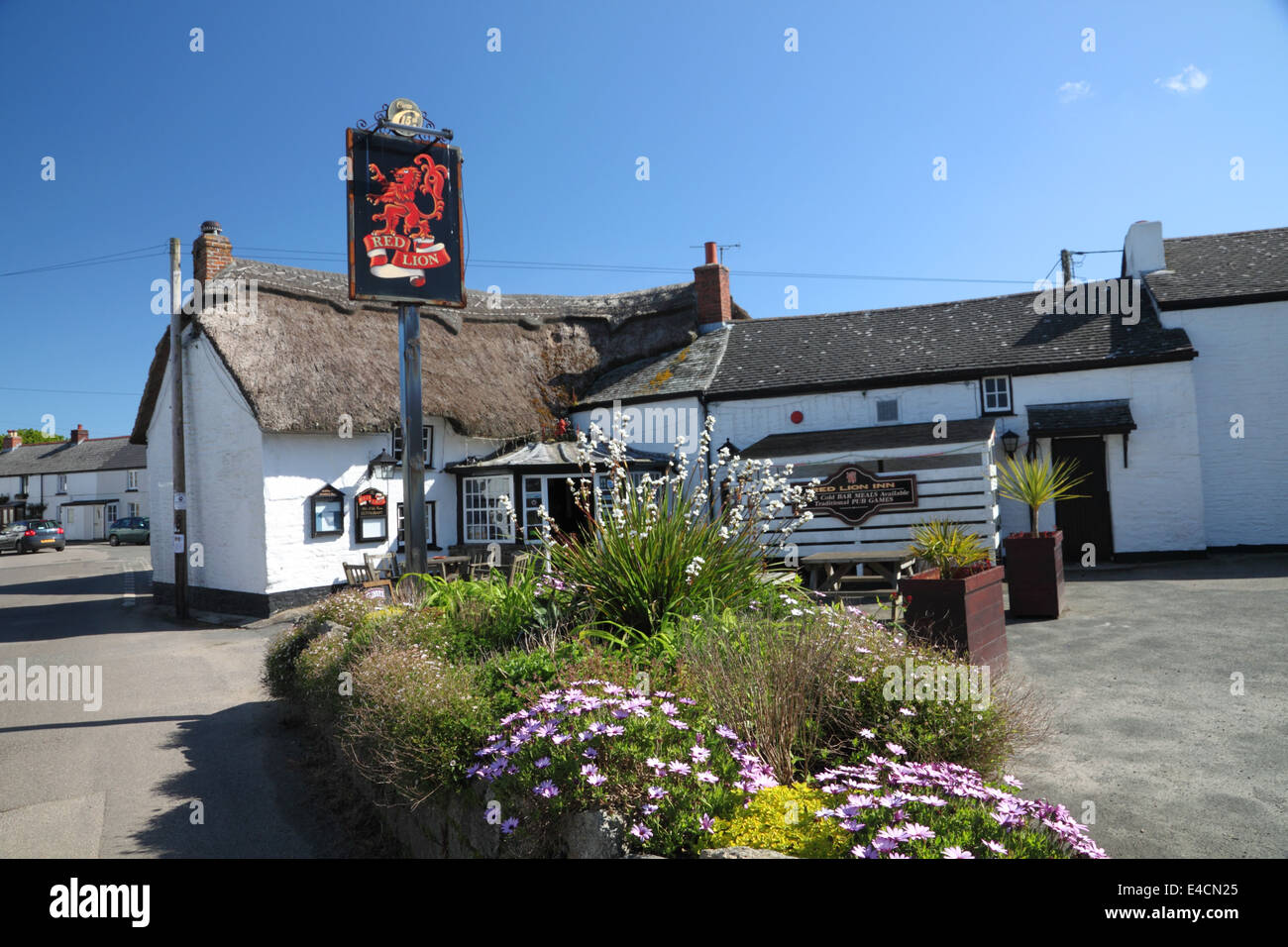 Its thatched inn hi-res stock photography and images - Alamy