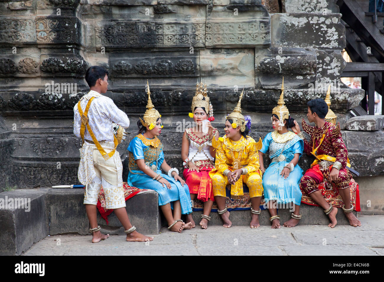 Apsarasa dancers dancing goddess temple hi-res stock photography and ...