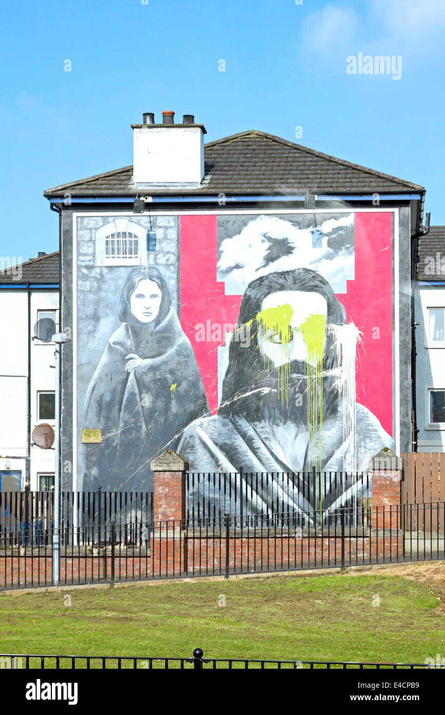 Mural of the Irish hunger-striker Raymond McCartney in Rossville Street ...