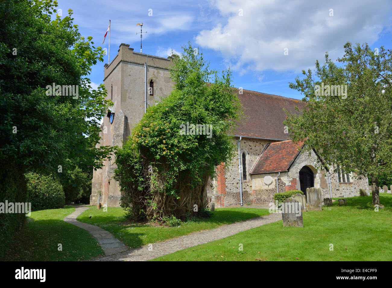 12th century St Mary the Virgin Church, Grade I listed, in summer in ...