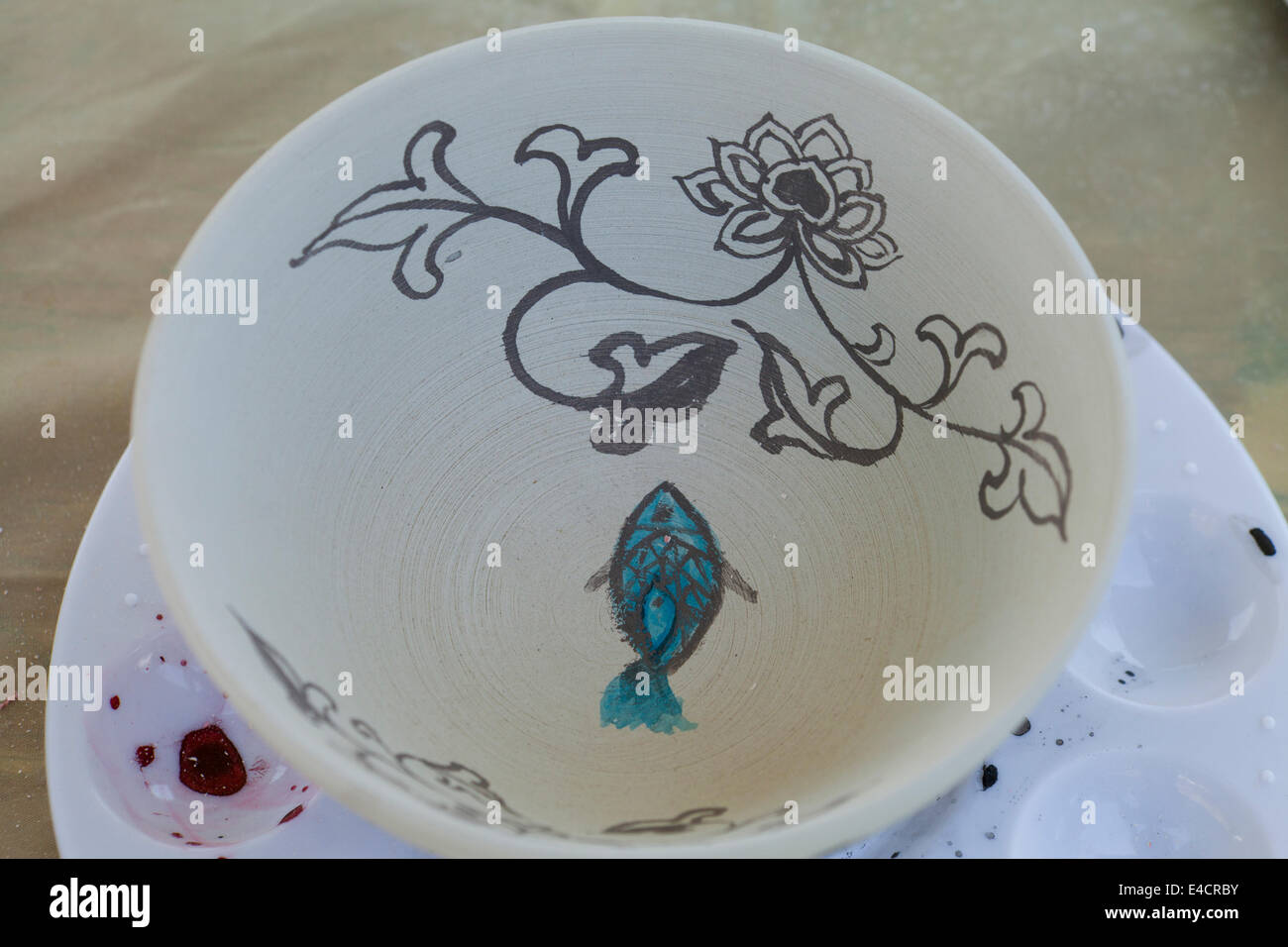 Unfired Chinese porcelain pottery Stock Photo - Alamy