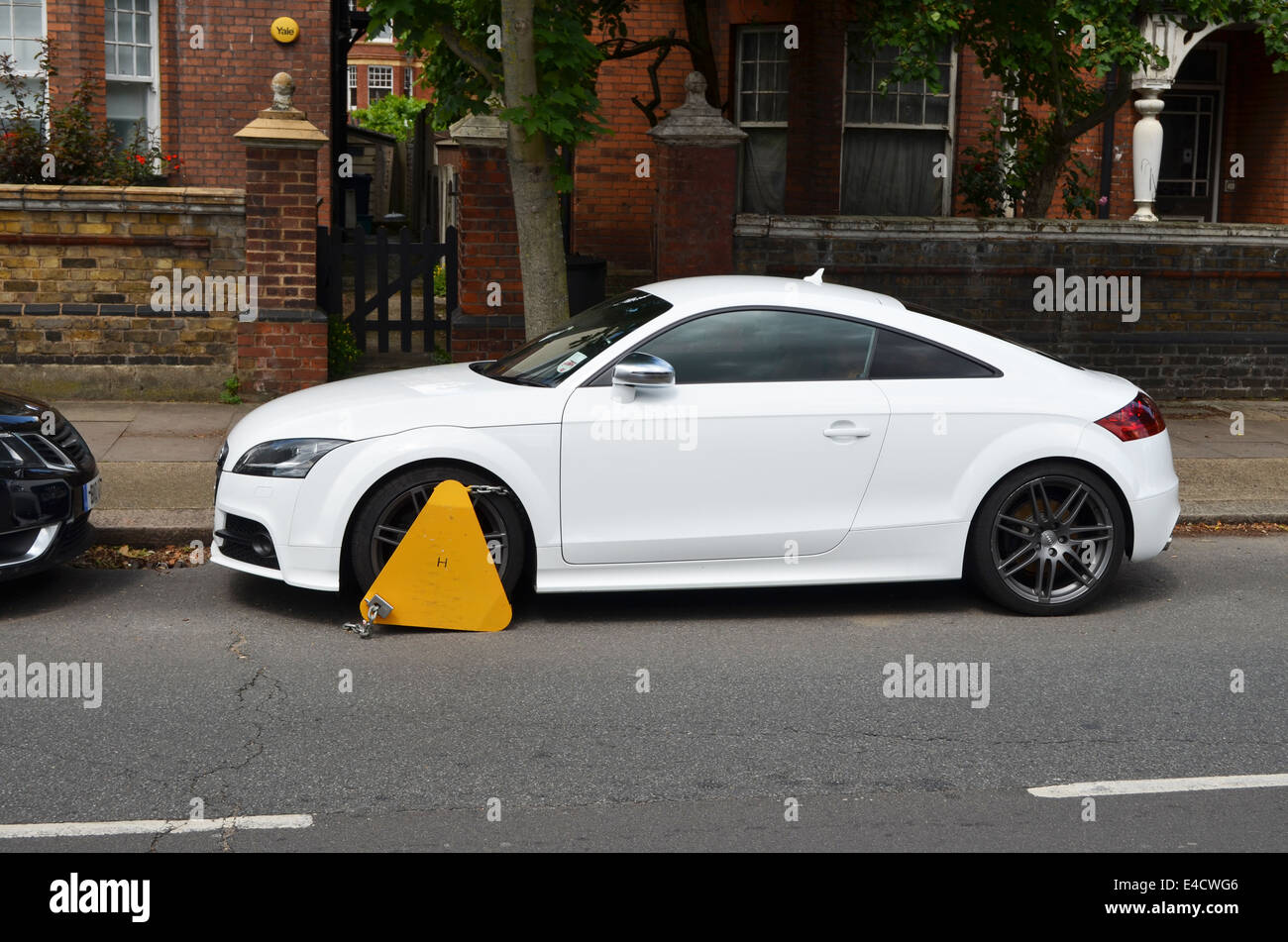 Clamp and car hi-res stock photography and images - Alamy