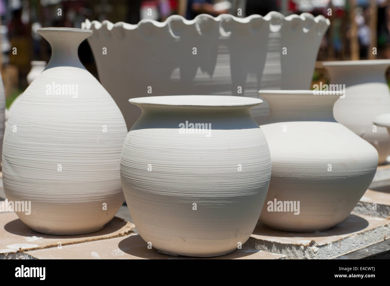 Unfired Chinese porcelain pottery Stock Photo - Alamy
