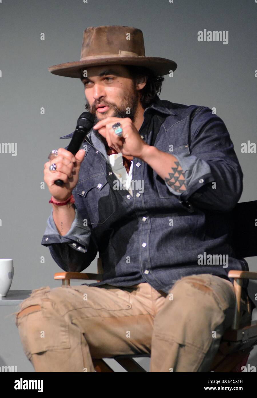 Jason momoa meet the filmmaker hi-res stock photography and images - Alamy