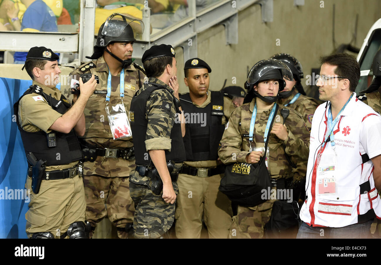 Military police stand hi-res stock photography and images - Alamy
