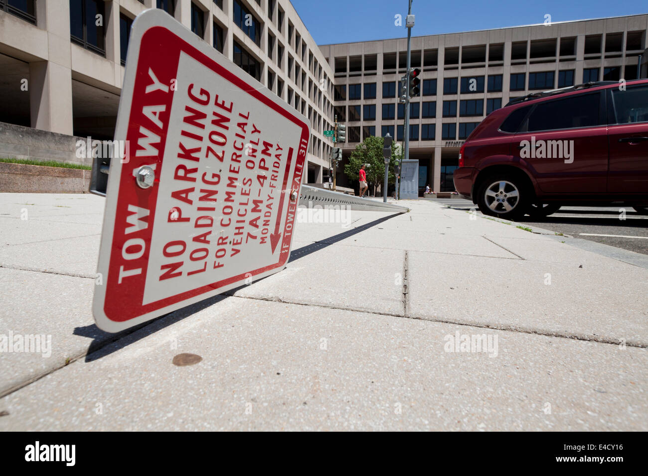 Tow Away Stock Photos & Tow Away Stock Images - Alamy