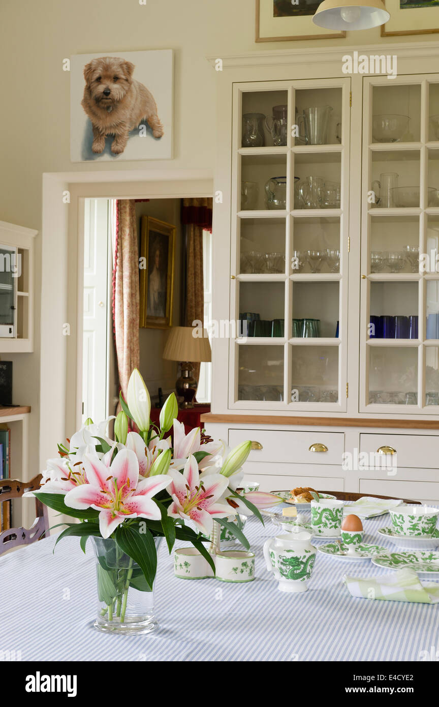 Table Of Stargazer Lilies High Resolution Stock Photography and Images ...