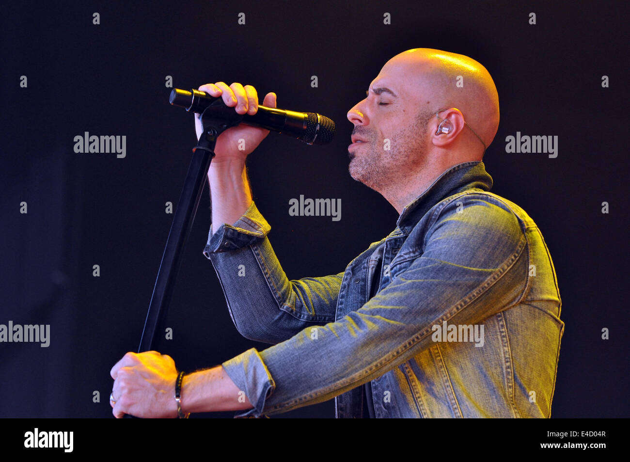 Raleigh, NC, USA. 8th July, 2014. Singer CHRIS DAUGHTRY of the rock ...