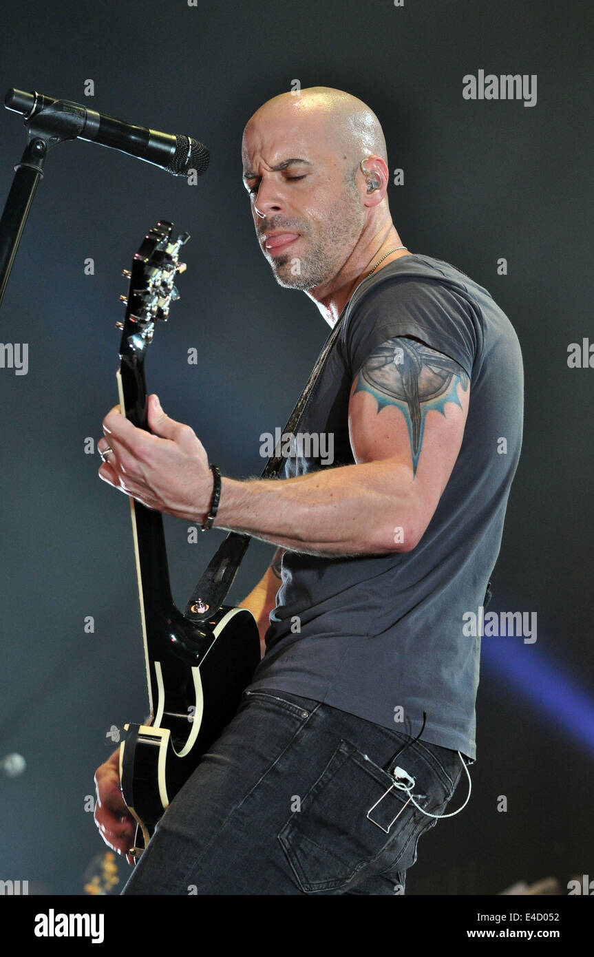 Raleigh, NC, USA. 8th July, 2014. Singer CHRIS DAUGHTRY of the rock ...