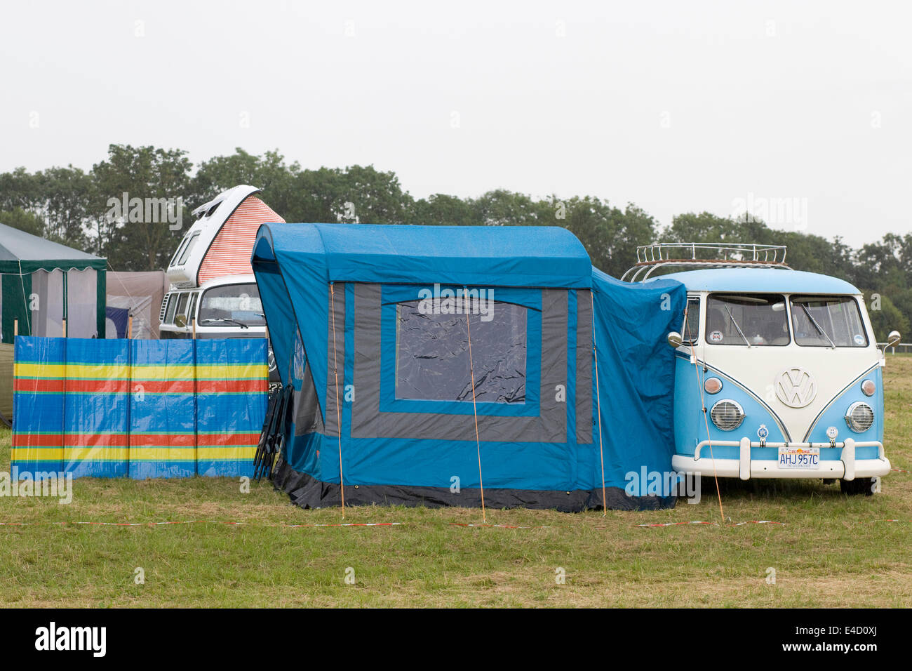 VW Split Screen Volkswagen camper vans at a VW show Stock Photo - Alamy