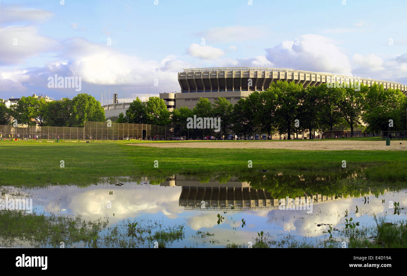 Old Yankee Stadium before it was torn down Stock Photo - Alamy