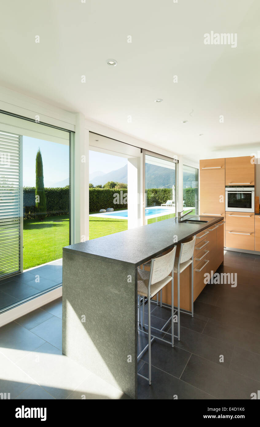 Modern kitchen island garden hi-res stock photography and images - Alamy