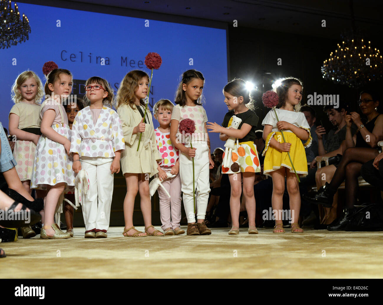 Child model fashion catwalk hi-res stock photography and images - Alamy