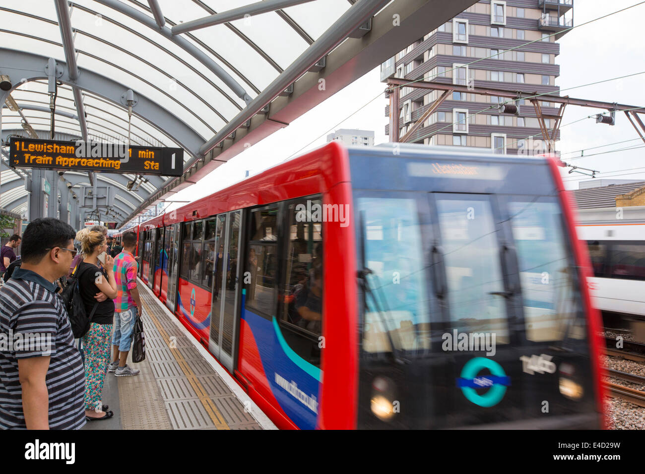 Docklands light railway hi-res stock photography and images - Alamy