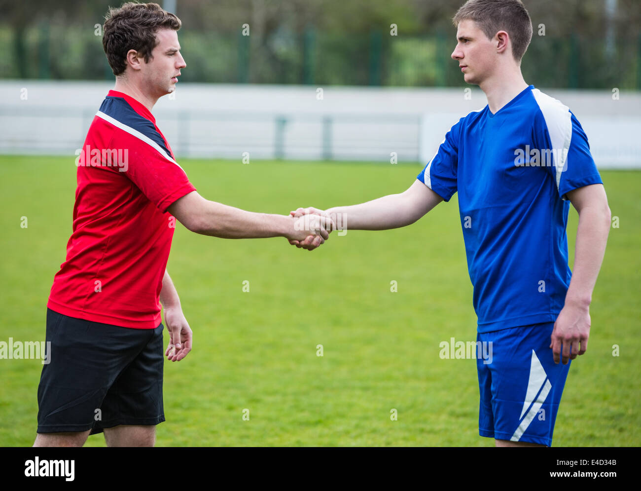 Competitive football players hi-res stock photography and images - Alamy