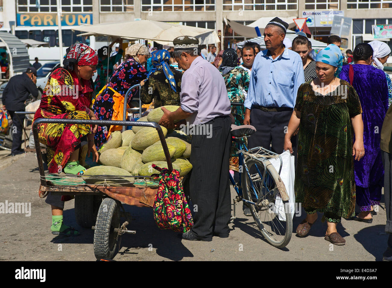 Uzbekistan bazaar hi-res stock photography and images - Alamy