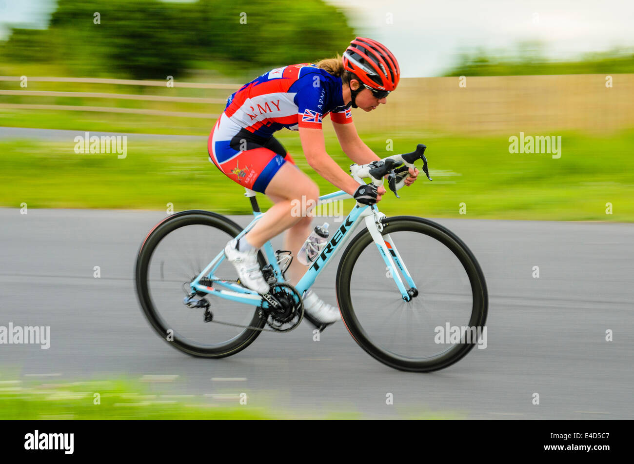 Female racing cyclist hi-res stock photography and images - Alamy