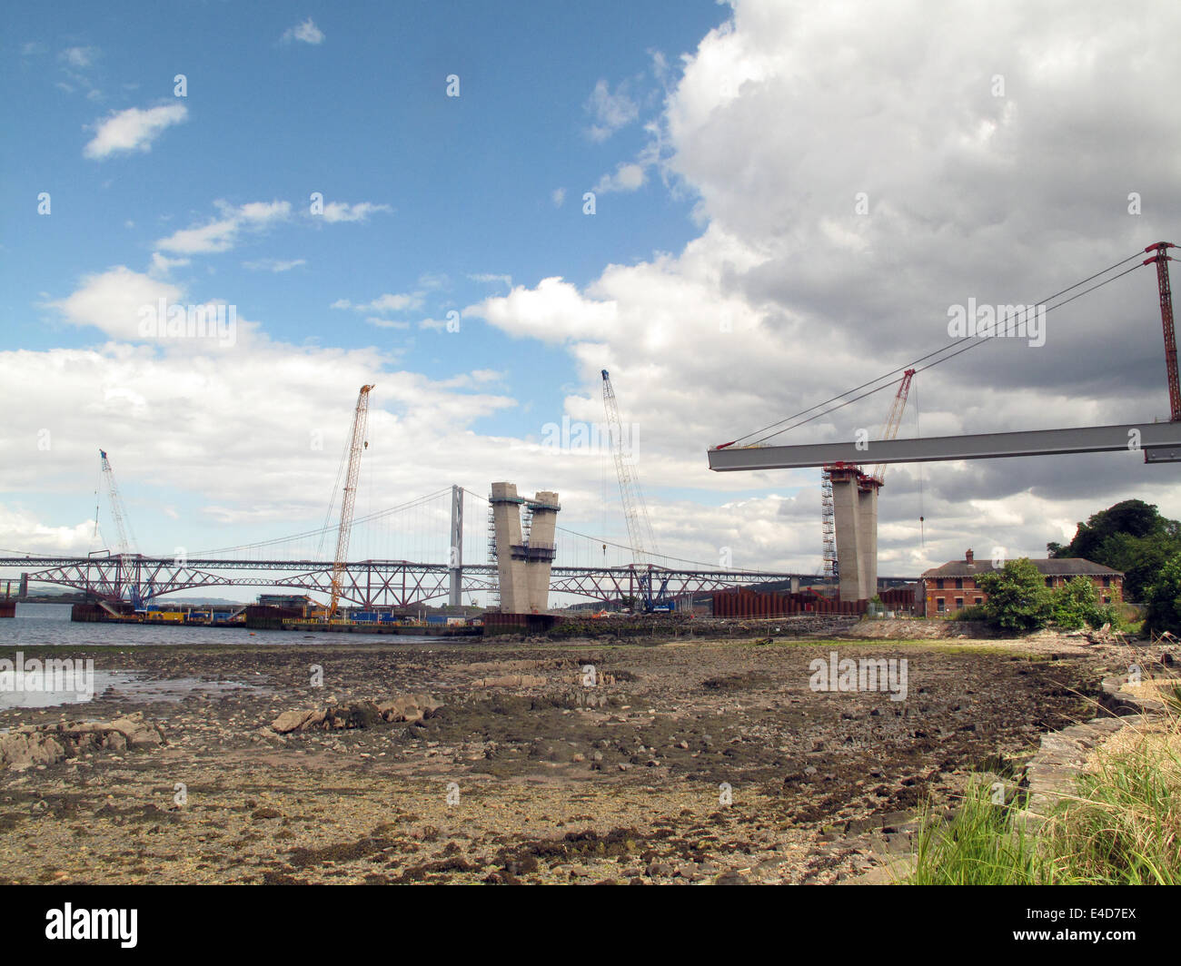Forth bridge scotland construction hi-res stock photography and images ...