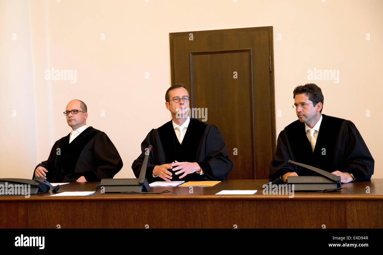 Hamburg, Germany. 09th July, 2014. The chief judge Mark Tully and his ...