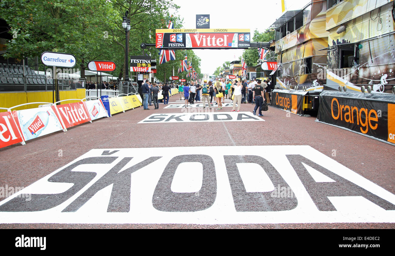 Stage finish hi-res stock photography and images - Alamy