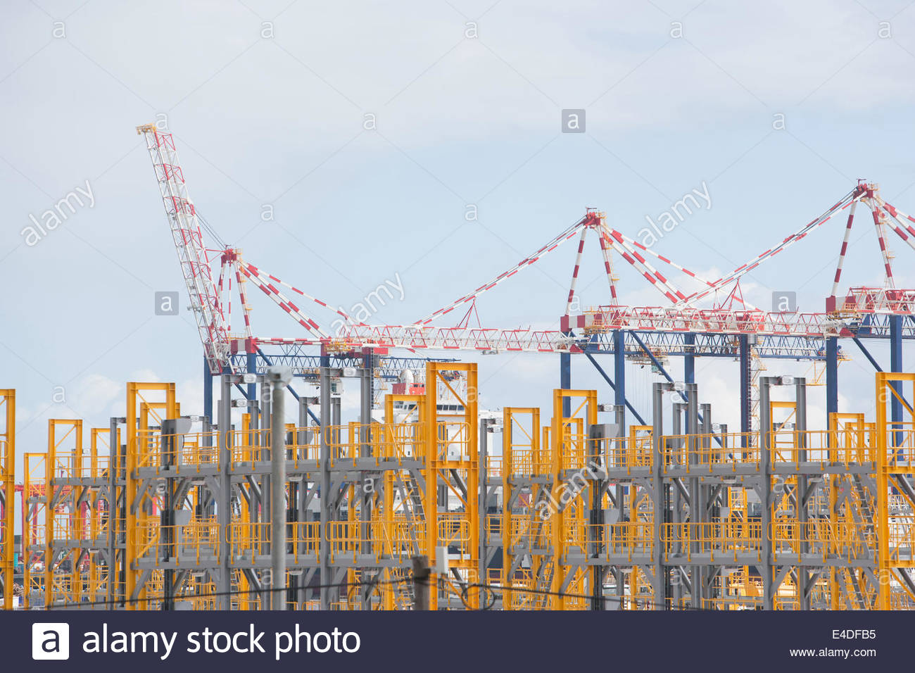 Dock Cranes Stock Photos & Dock Cranes Stock Images - Alamy