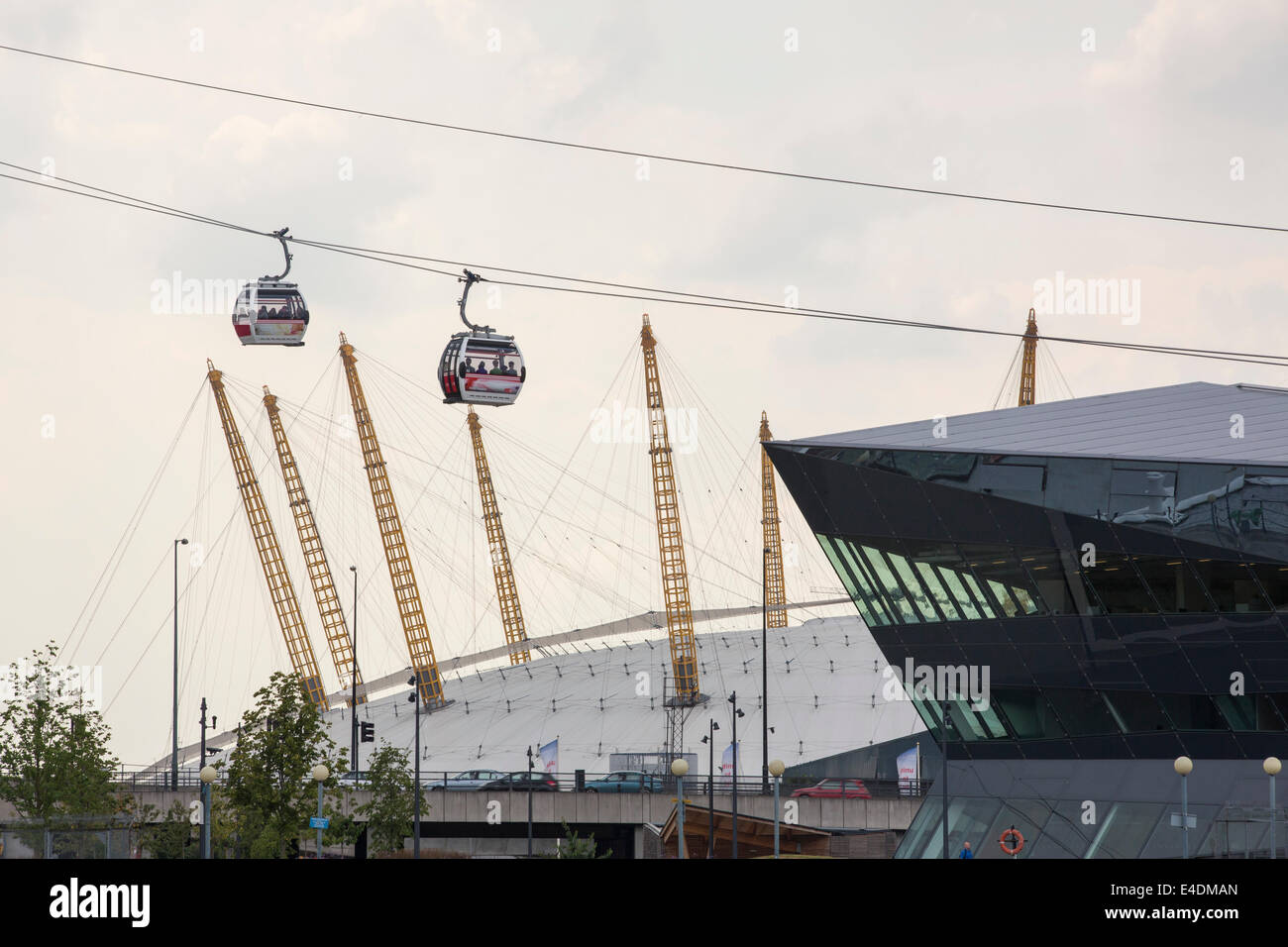 The O2 Arena and the Emirates air line cable car on the Royal Victoria ...