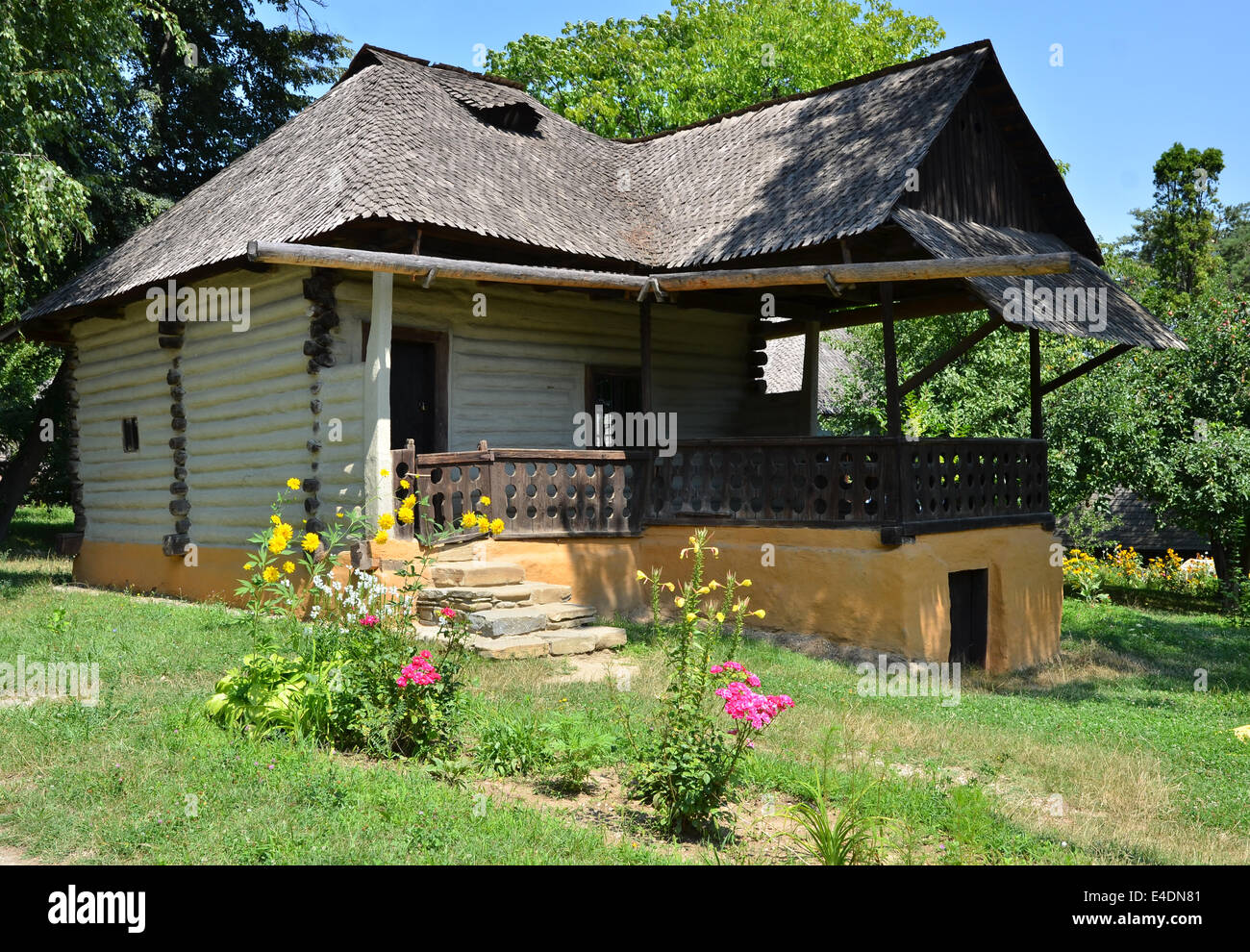 Old wooden rustic house romania hi-res stock photography and images - Alamy