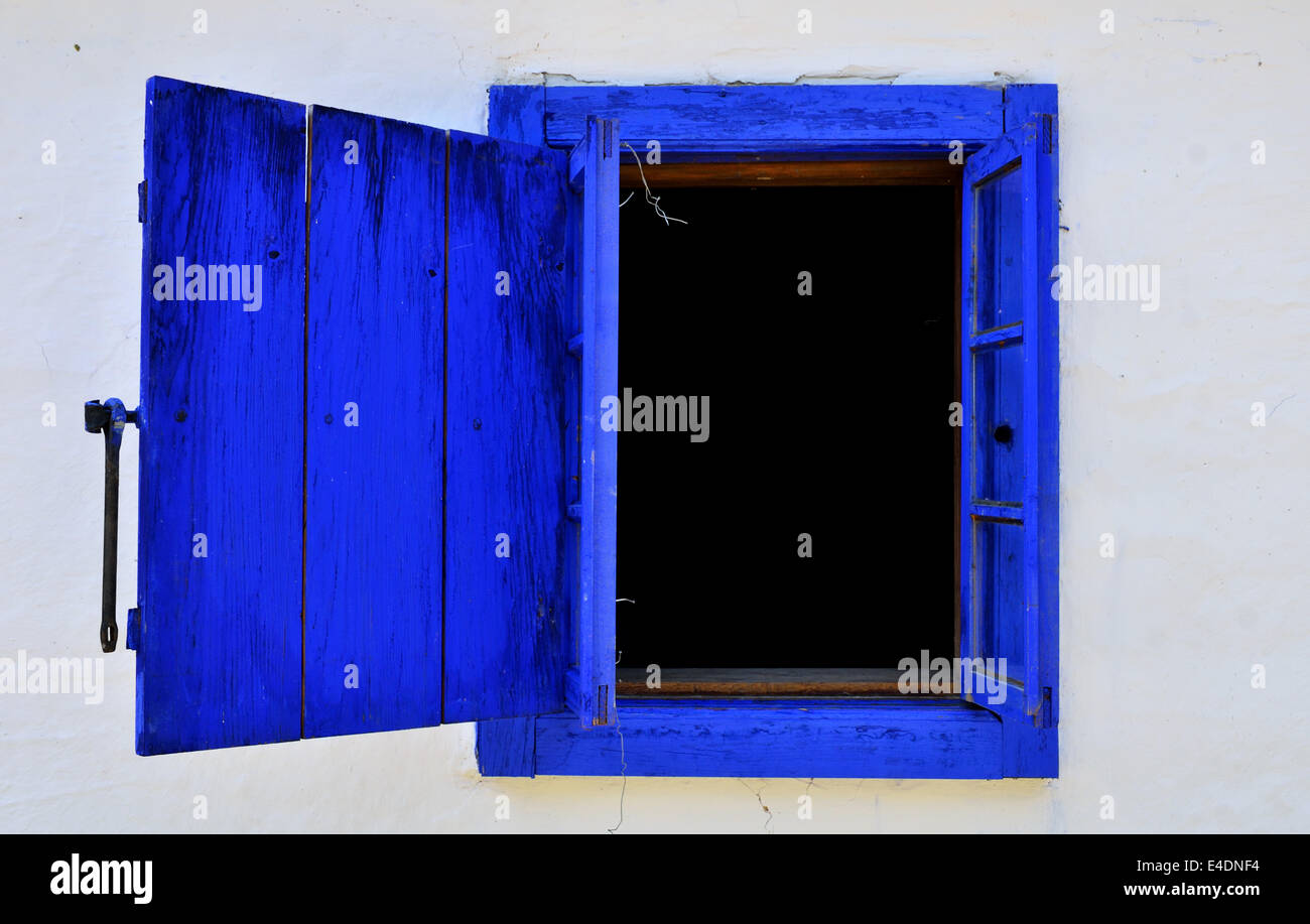 Traditional wooden window in Romania villlage Stock Photo - Alamy