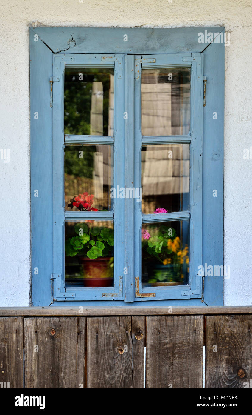 Traditional wooden window in Romania villlage Stock Photo - Alamy