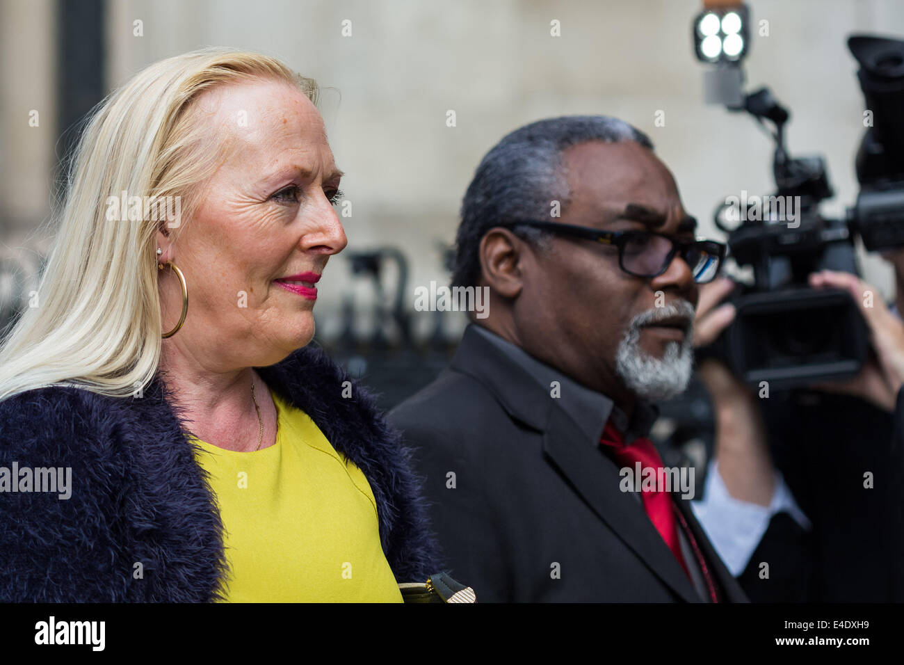 Mark duggan verdict hi-res stock photography and images - Alamy