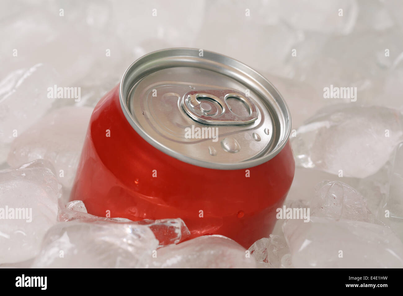 Soft drink can hi-res stock photography and images - Alamy